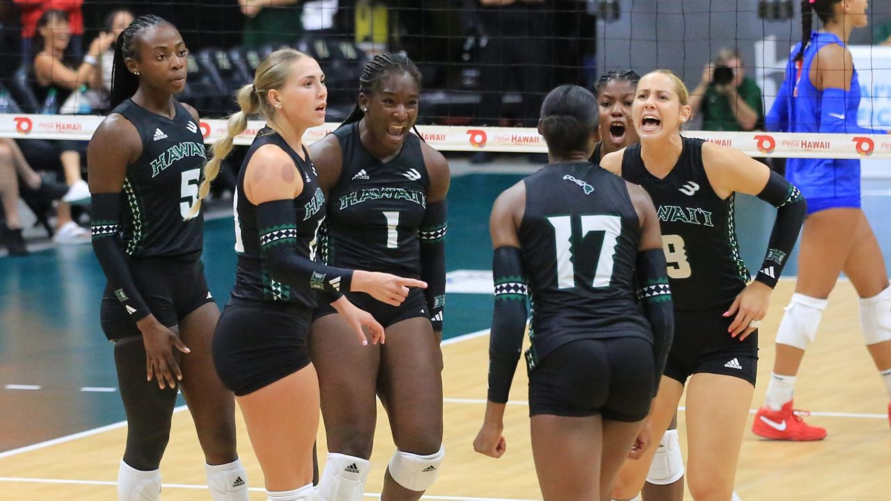 Alexander rallies UH women's volleyball over SMU in opener
