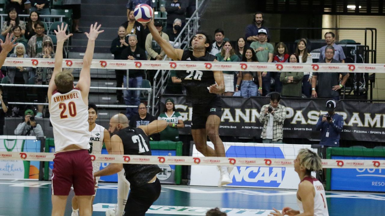 Sakanoko a favorite in intro to Hawaii volleyball crowd