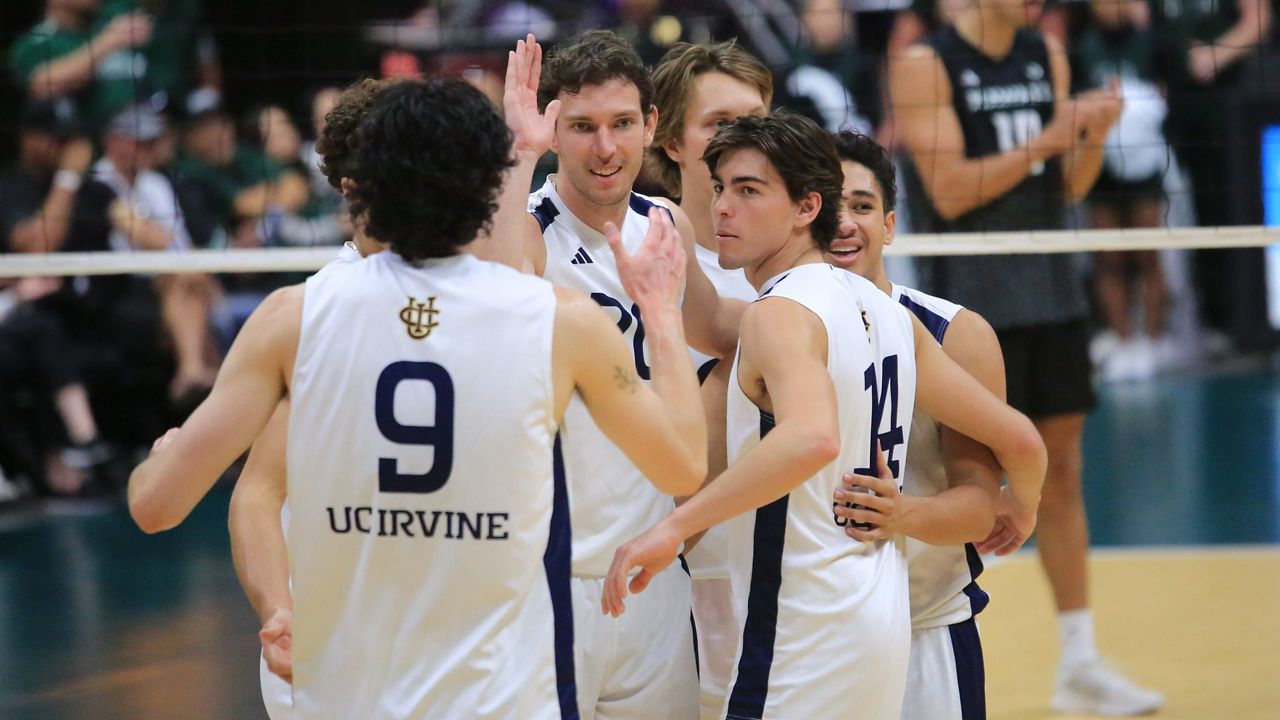 UH men's volleyball raises level in 2nd sweep of UC Irvine