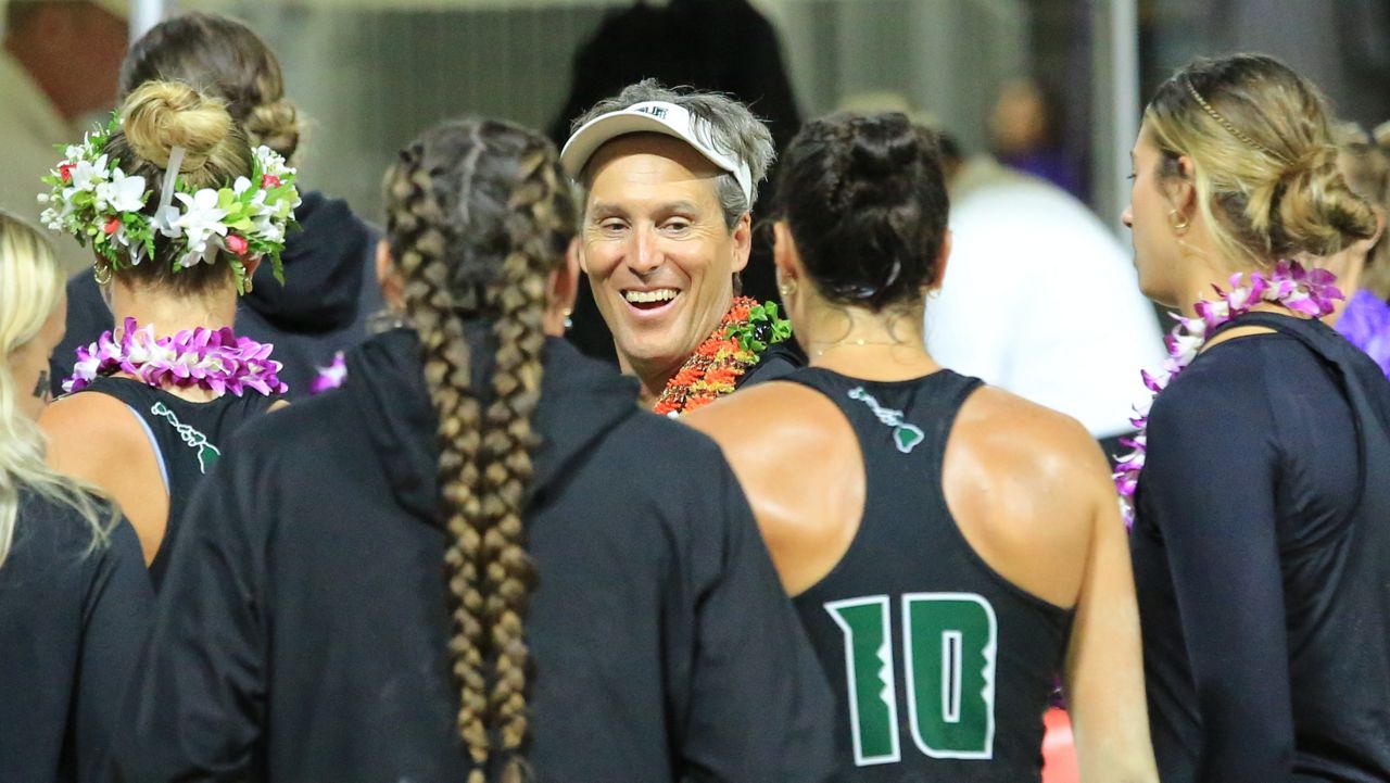 Hawaii beach volleyball gets AVCA, Big West awards