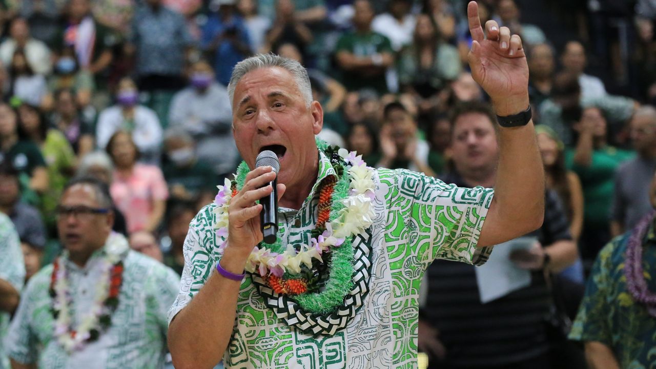 UH men's volleyball outlasts UCSB on emotional senior night
