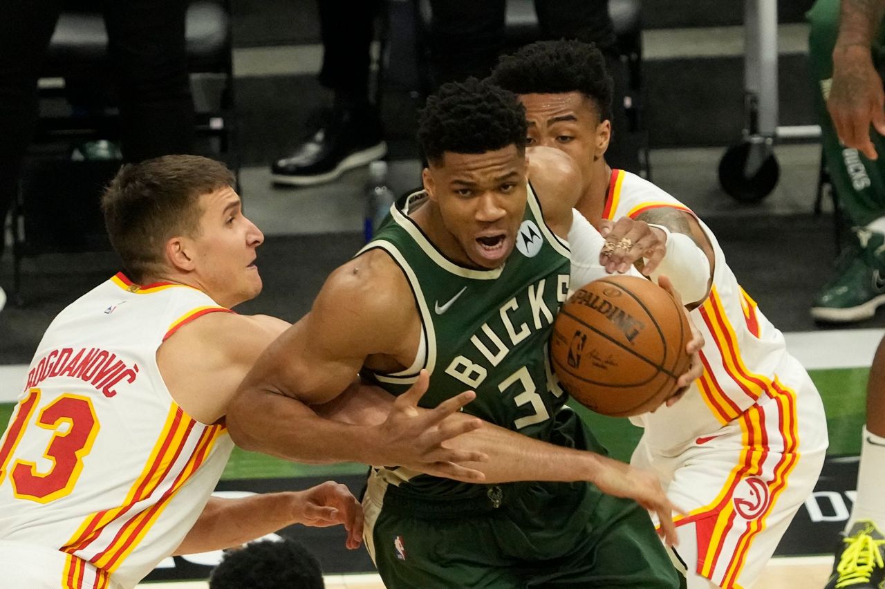 Young scores 48 points, Hawks beat Bucks 1116-113 in Game 1