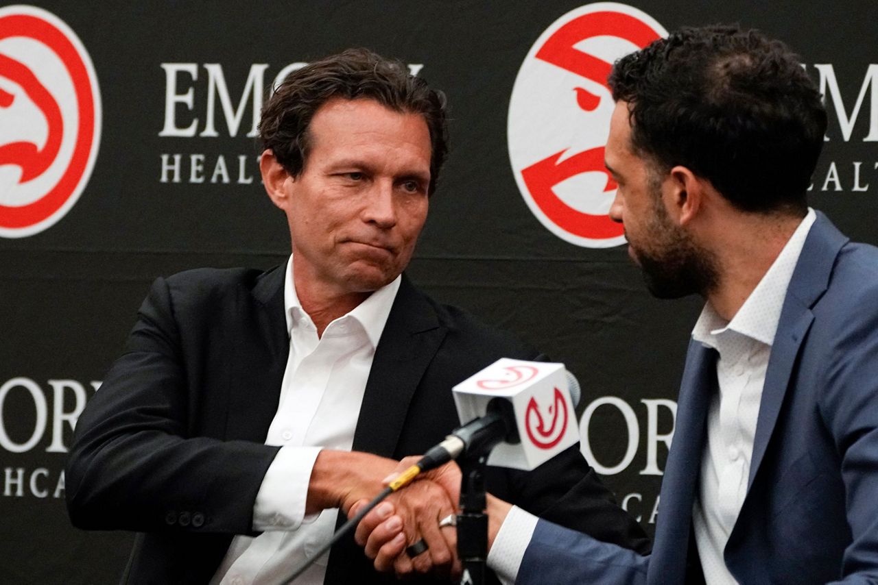 New Hawks coach Snyder facing difficult midseason transition