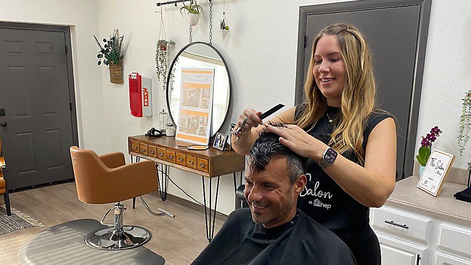 New salon at Homeless Empowerment Program helps homeless
