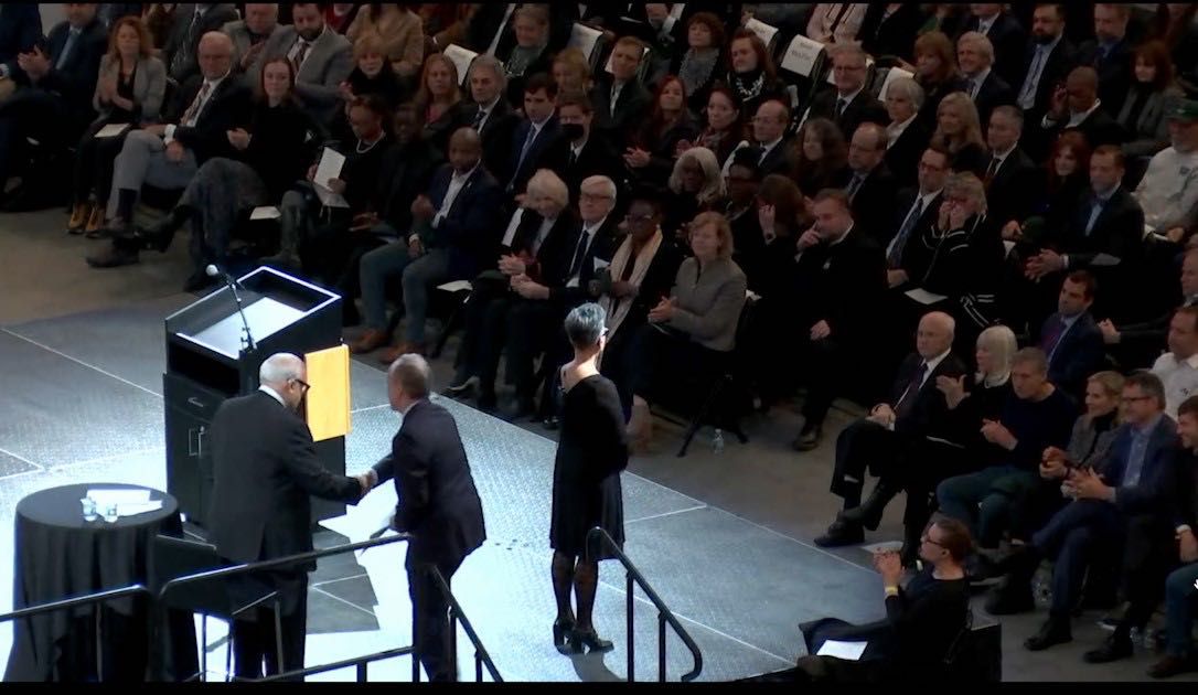 Hundreds say final goodbye to Herb Kohl in public service