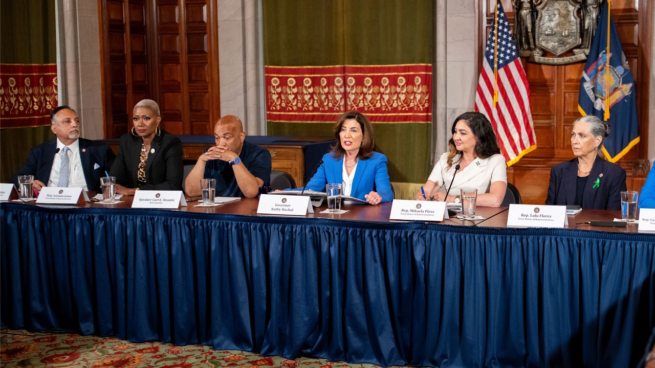 Watchdog groups fire back at Hochul over redistricting