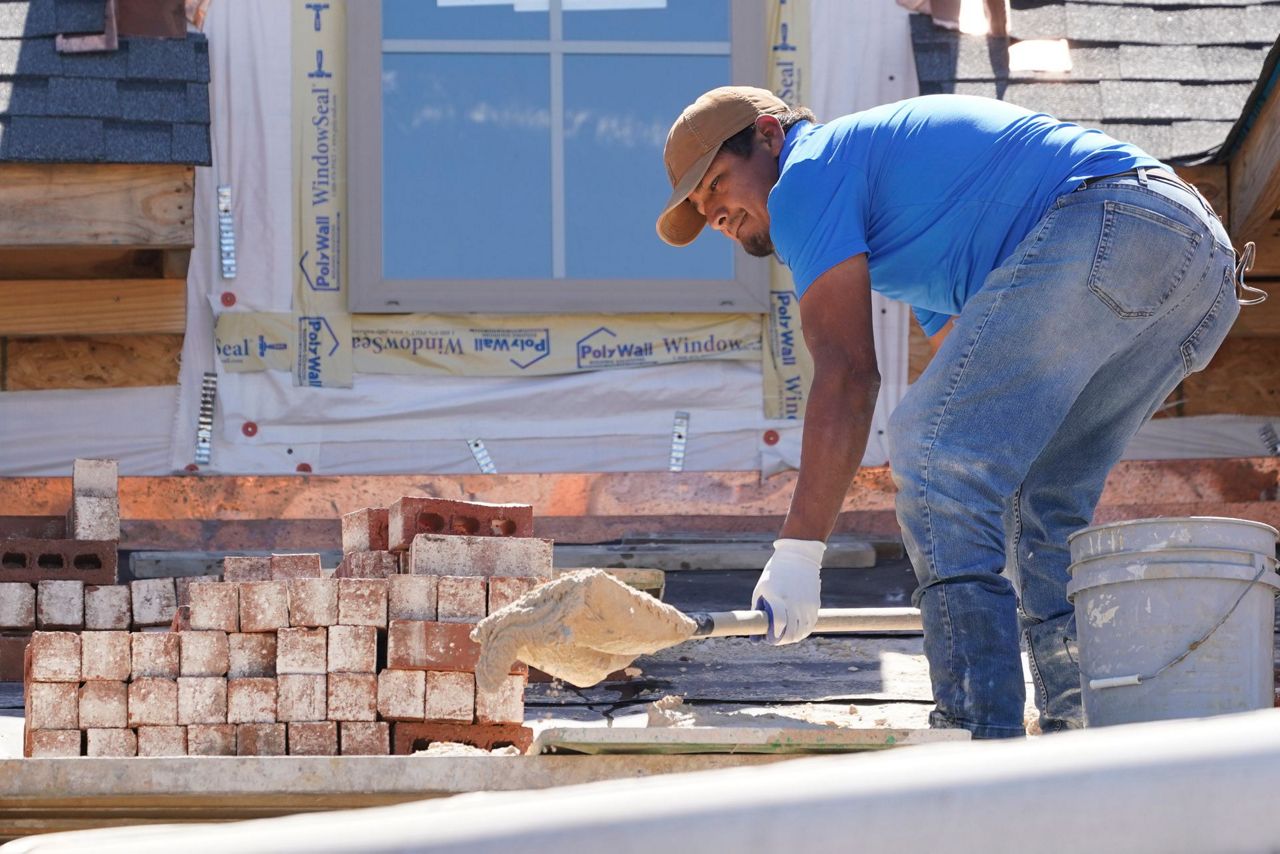 US home construction declines 1.6% in September