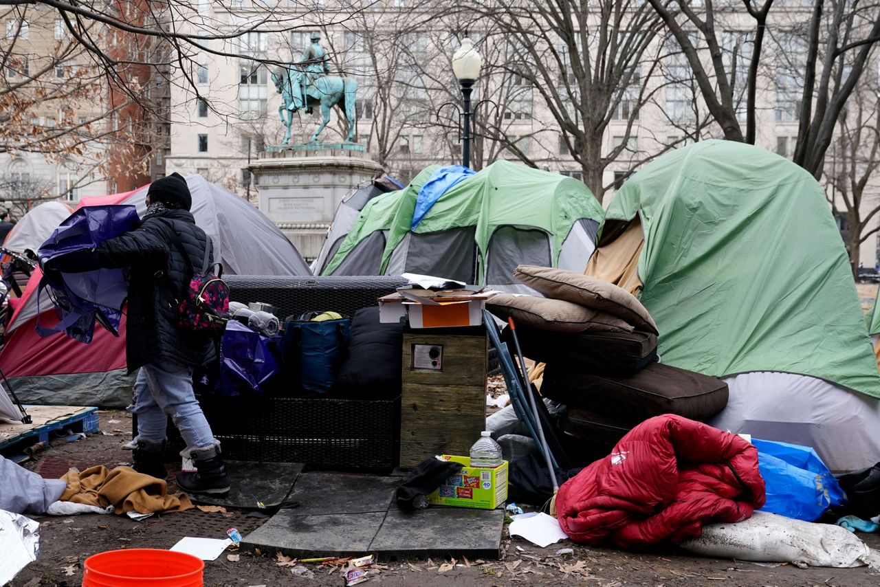 Park Service clears homeless encampment near White House