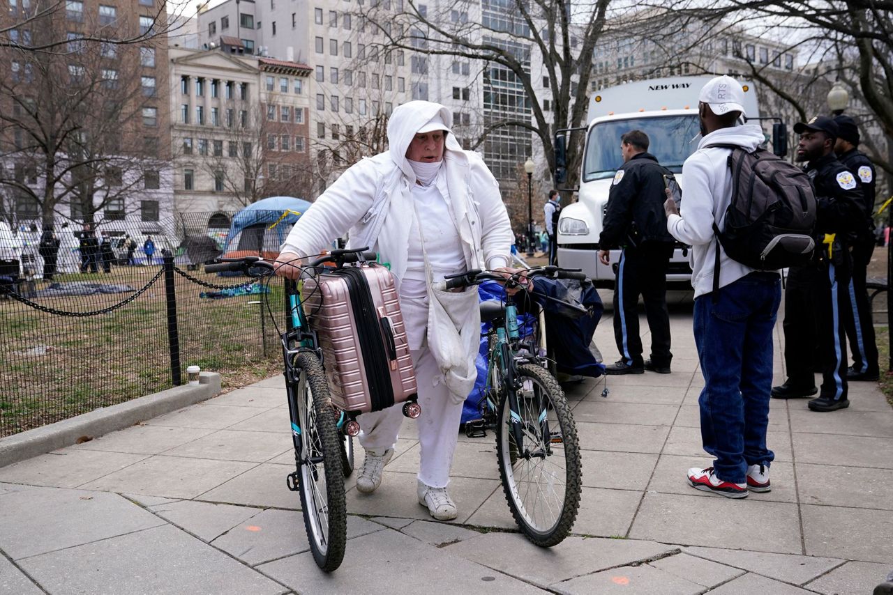 Park Service clears homeless encampment near White House