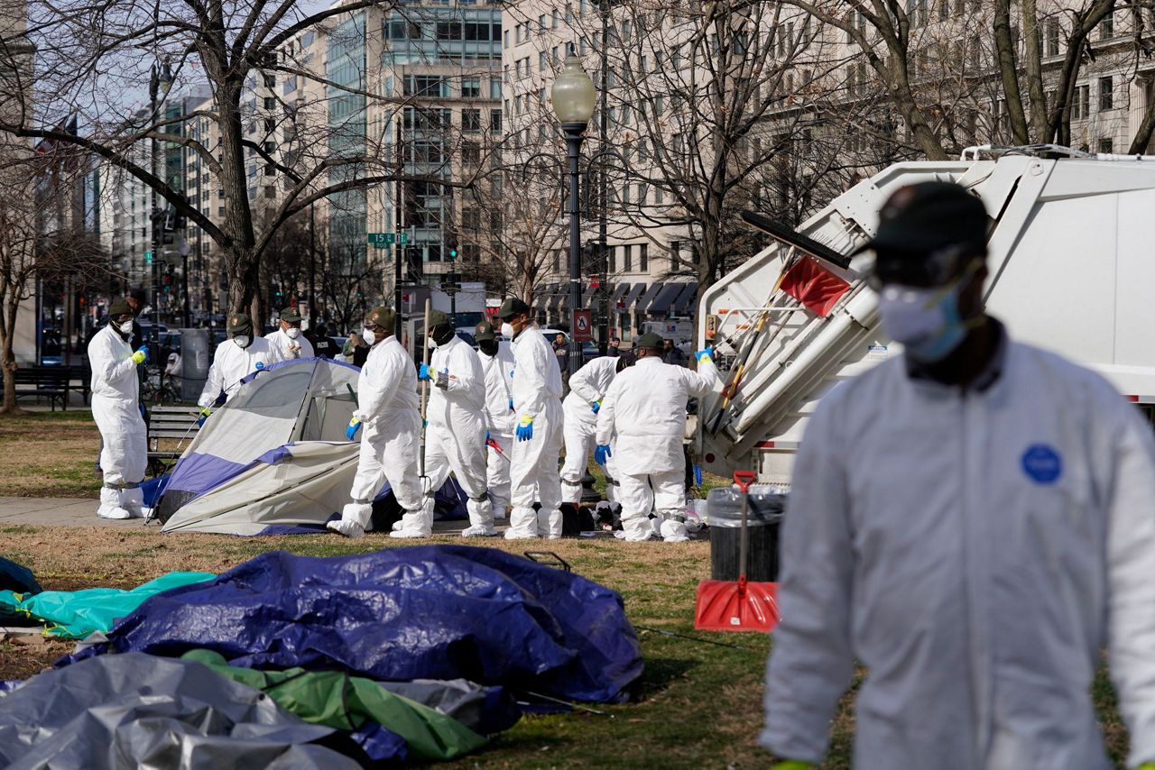 Park Service clears homeless encampment near White House