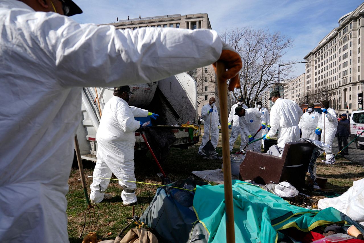 Park Service clears homeless encampment near White House