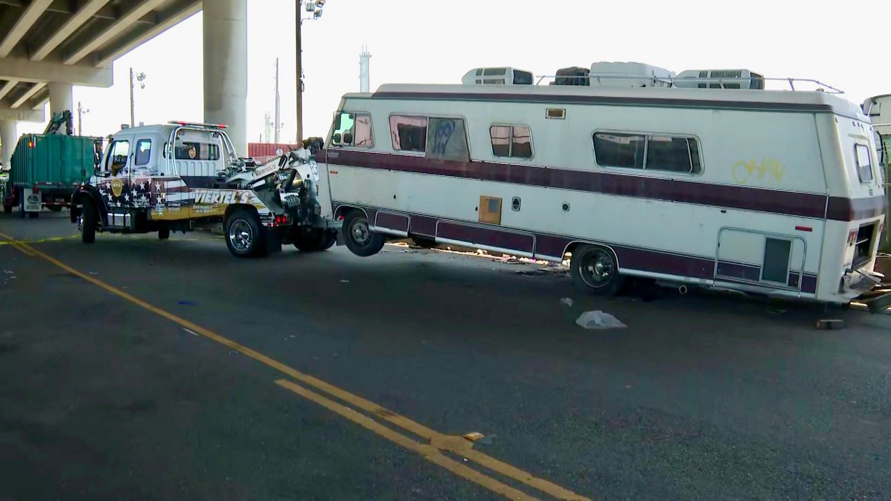 RV encampments pose ongoing problems in LA