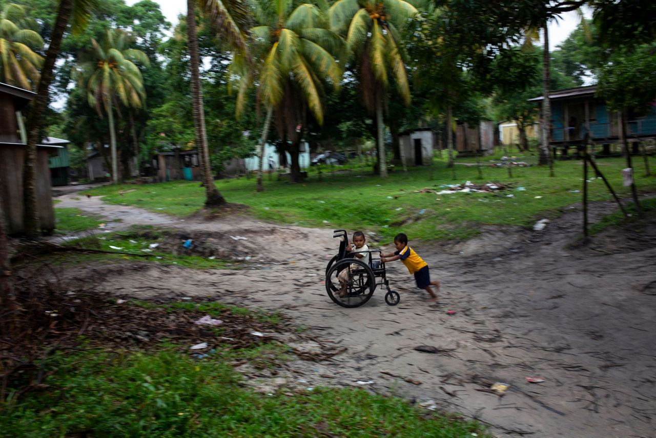 AP PHOTOS: Lobster divers risk injury, death in Honduras