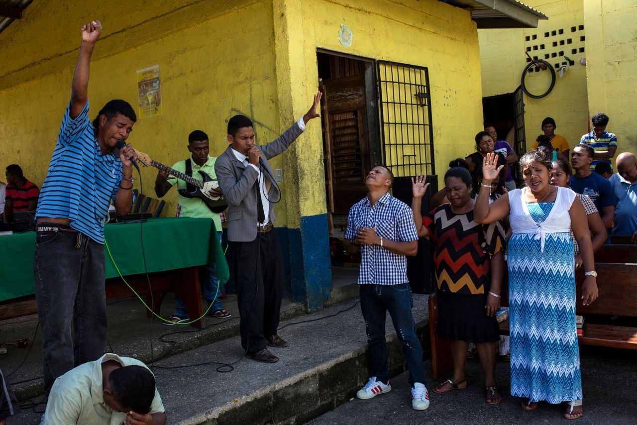 AP PHOTOS: Lobster divers risk injury, death in Honduras