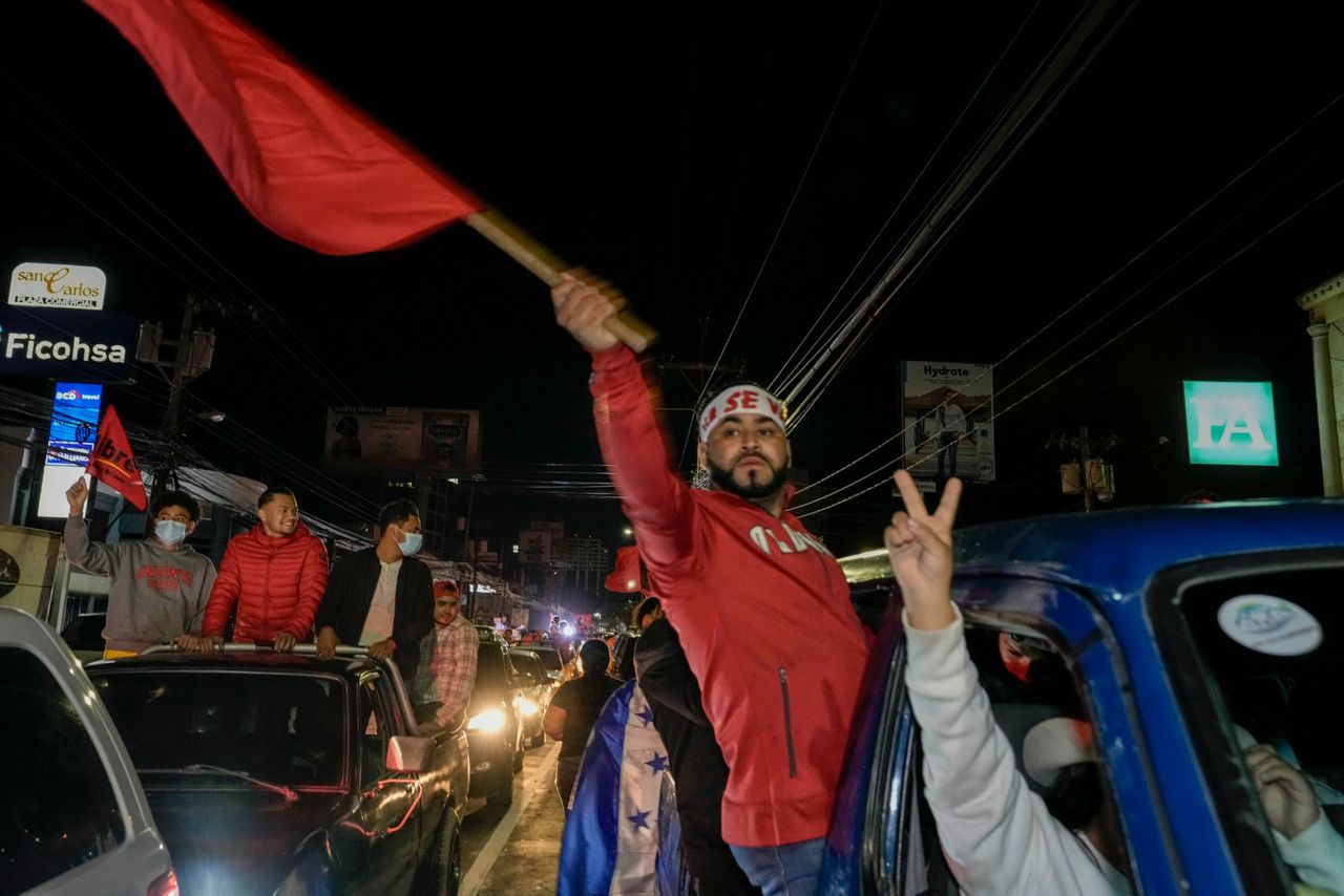 Honduras' ruling party candidate concedes presidential race
