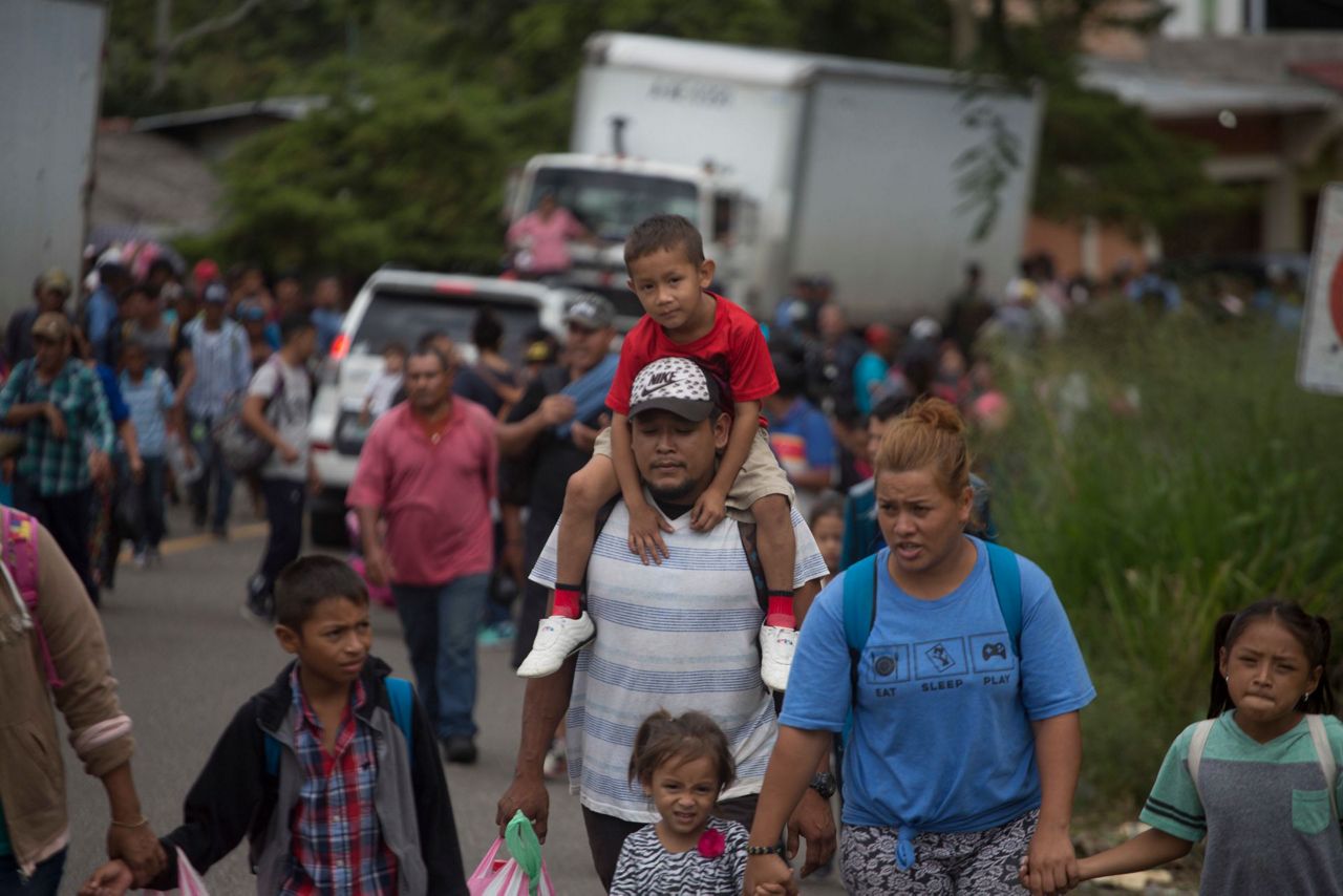 Honduran migrant caravan arrives at Guatemala border