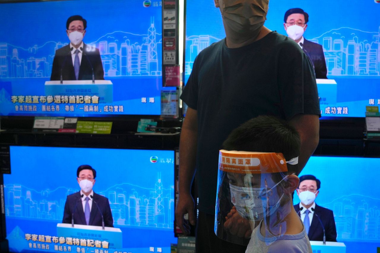 Hong Kong's ex-No. 2 official to stand for leadership polls