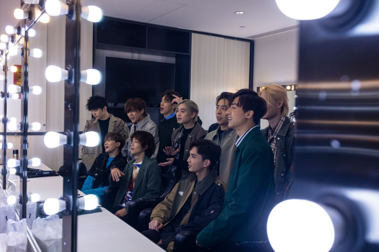 Hong Kong's Mirror launches English song, revives Cantopop