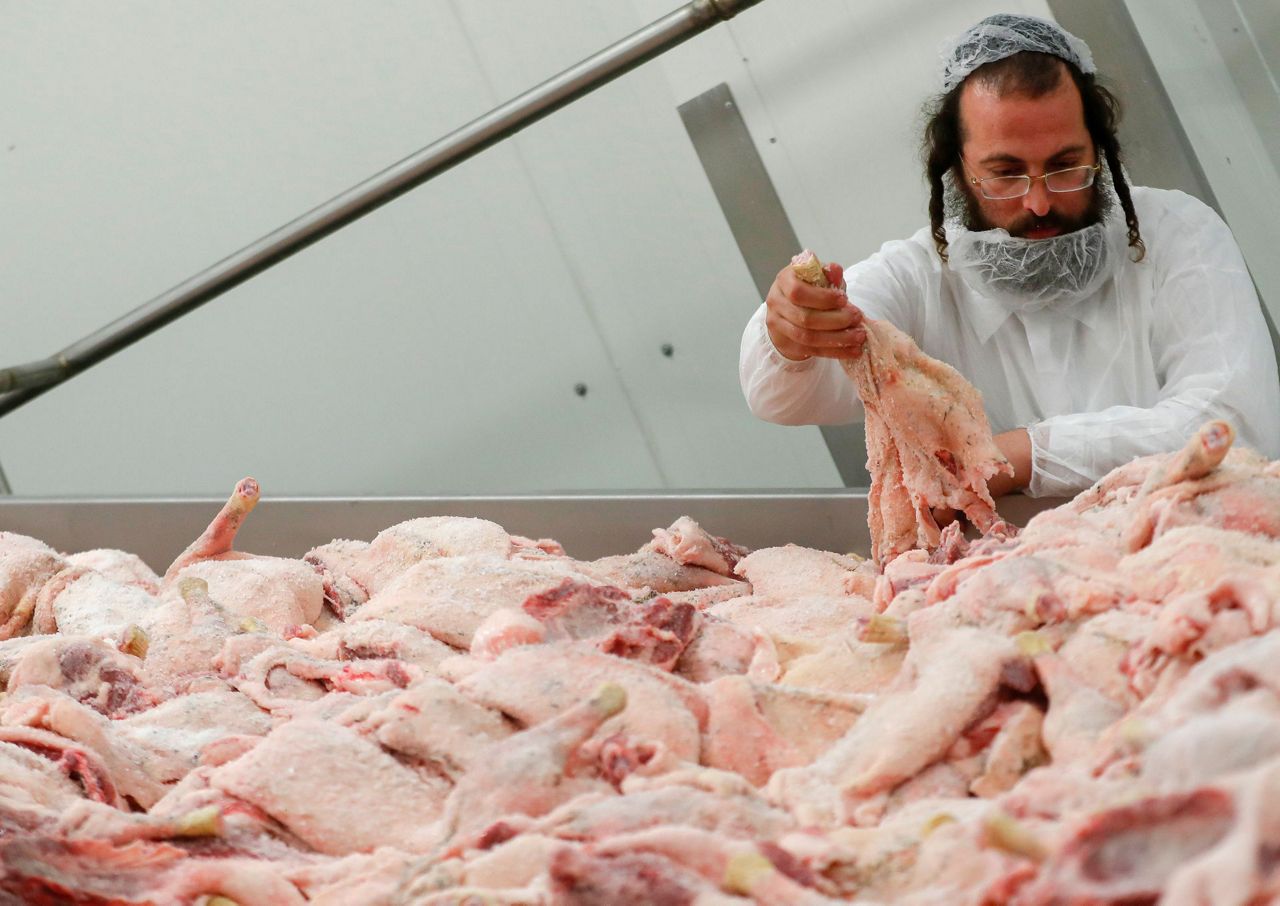 Ruling brings kosher slaughterhouse new business, old fears