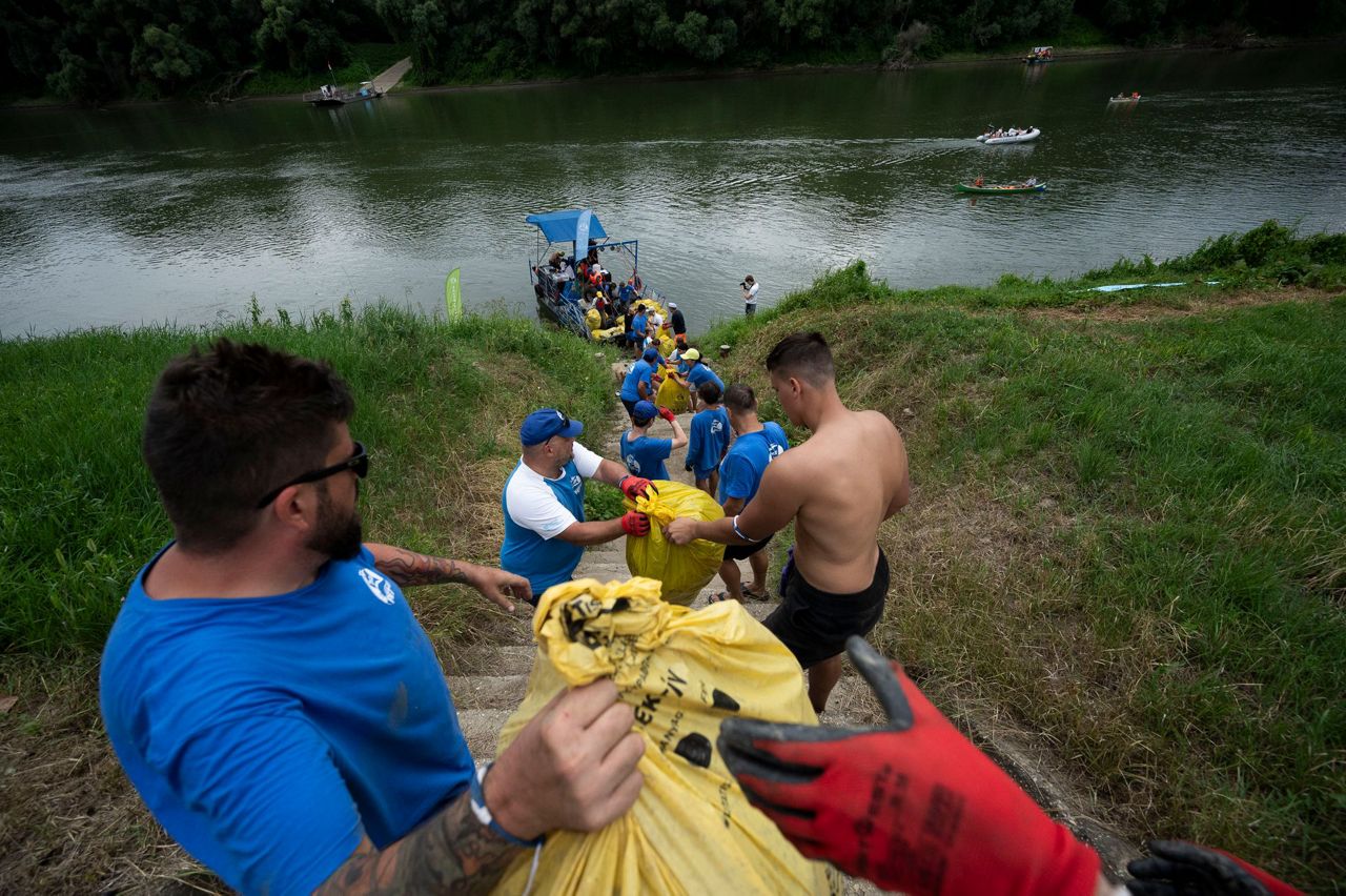 Volunteers head off plastic waste crisis by removing tons of rubbish ...