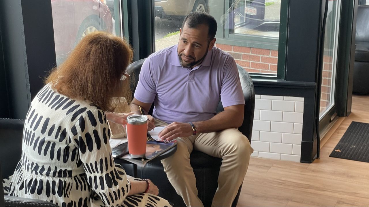 Senate candidate Ian Cain meets with Worcester voters