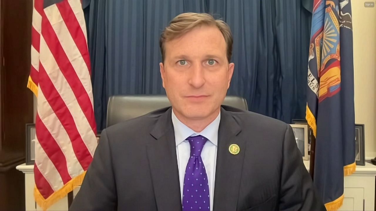 Congressman Dan Goldman gives update on arriving migrants