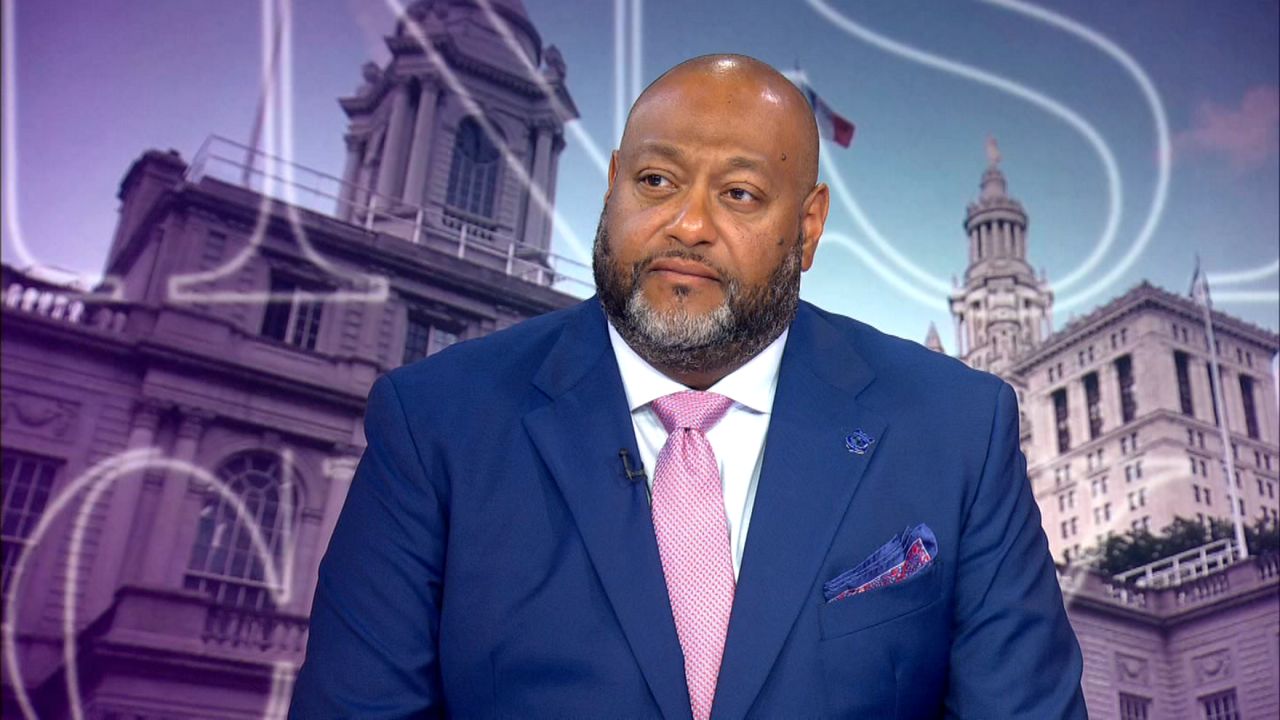 Community Council at 77th Precinct talks parade shooting