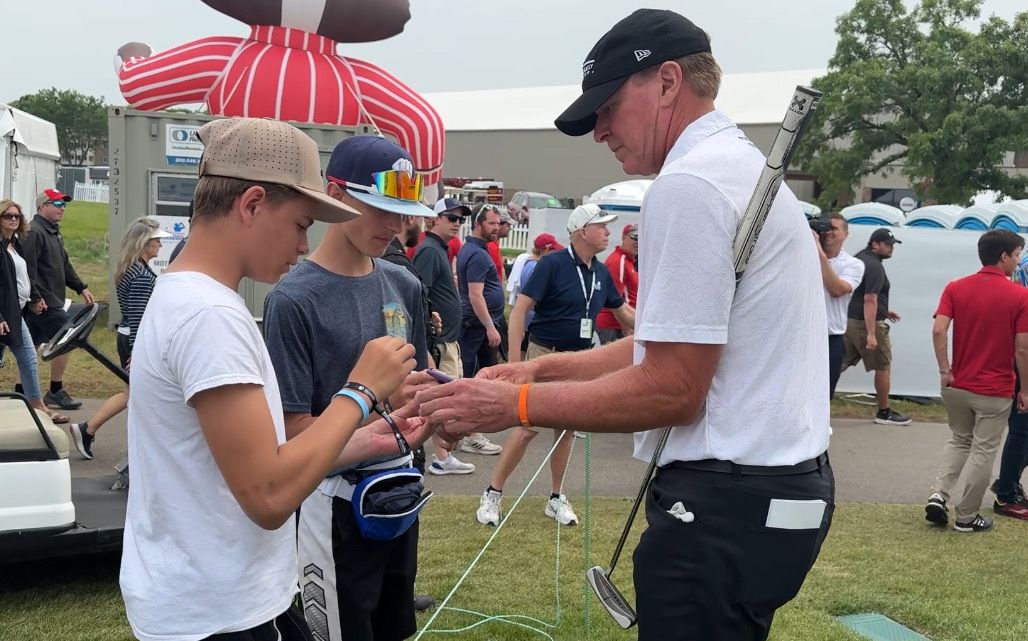Fans enjoy new format for charity golf tournament