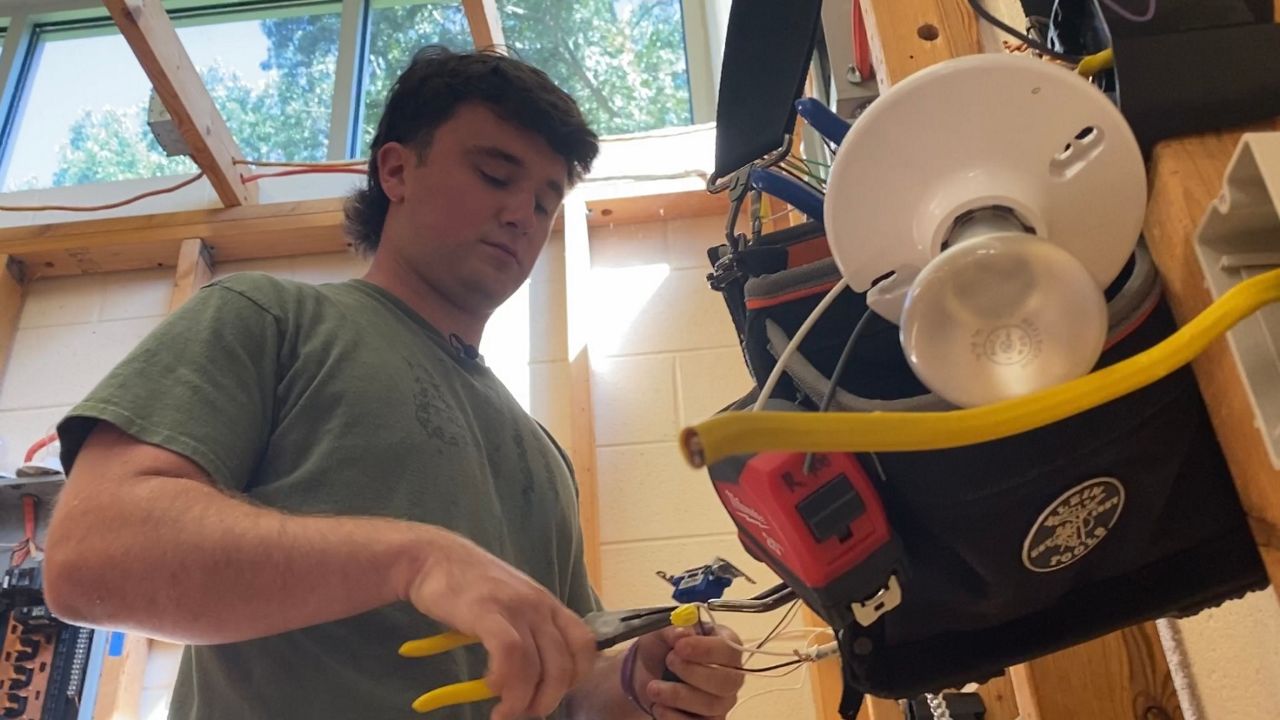 SCC fights potential electrician shortage
