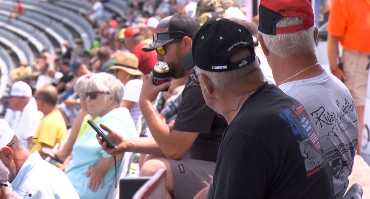 Fans flock to North Wilkesboro speedway