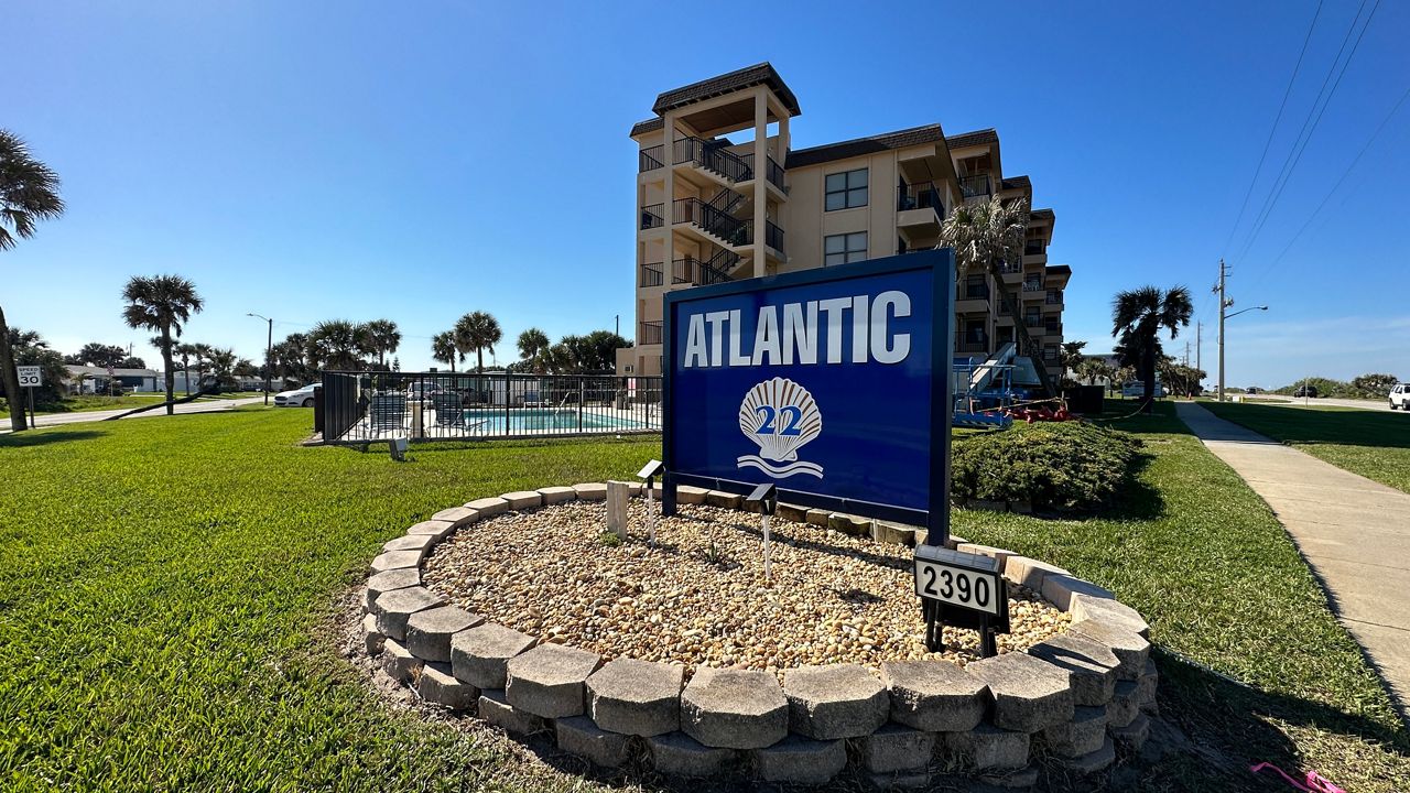 Mac Daddy's hosts grand reopening