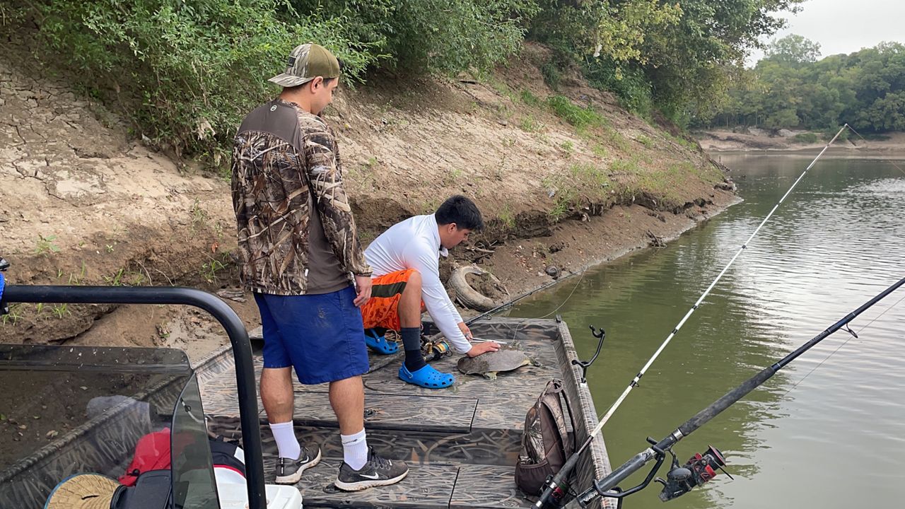 Fishing for the native Texan alligator gar