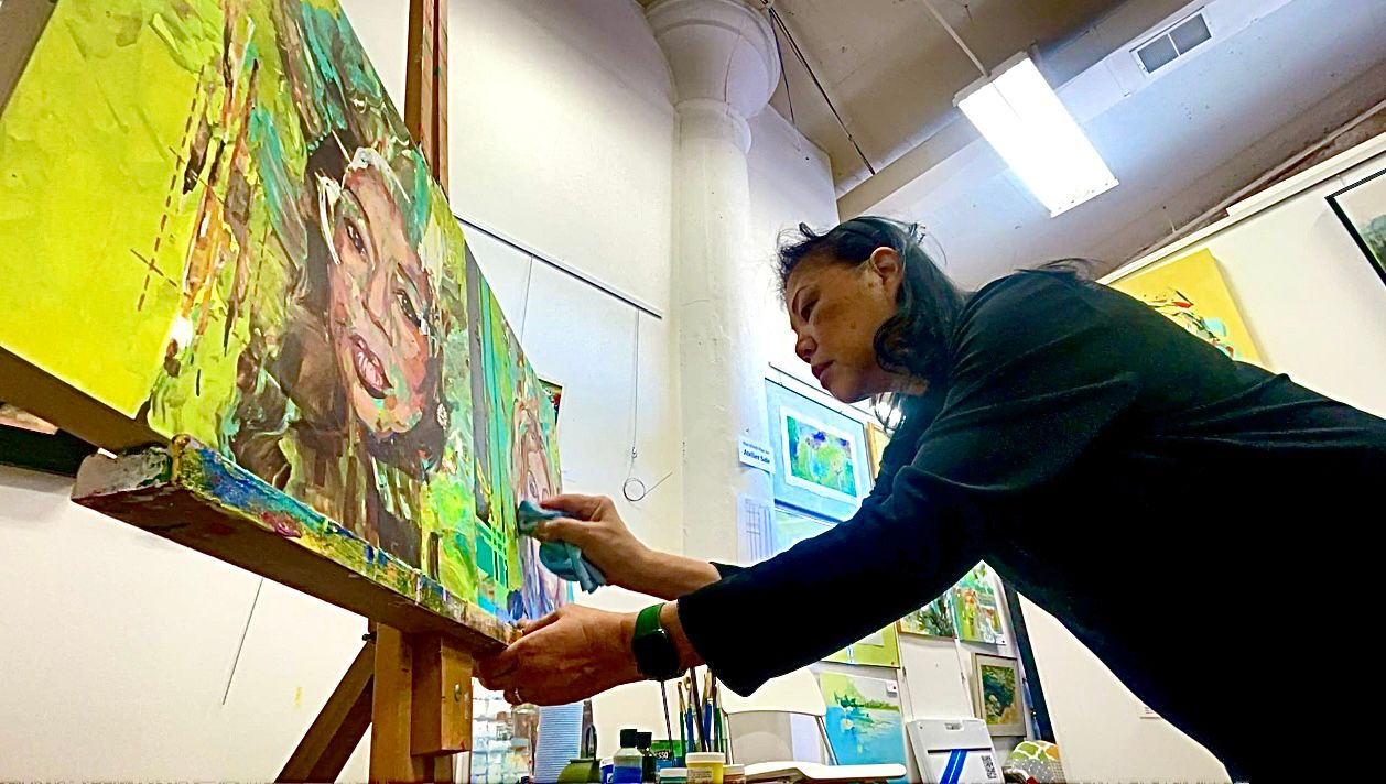 Milwaukee retiree finds her second act in the art industry