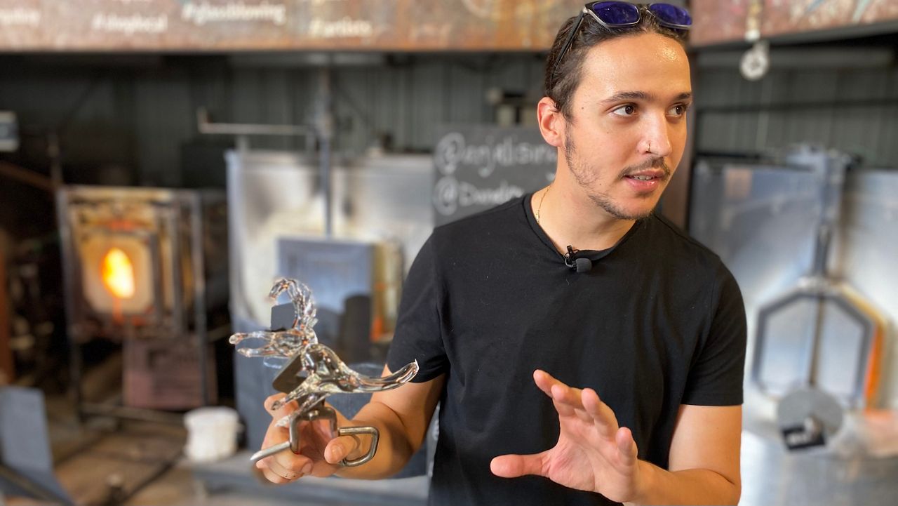 Chihuly Collection exhibit shows off Bay area artists