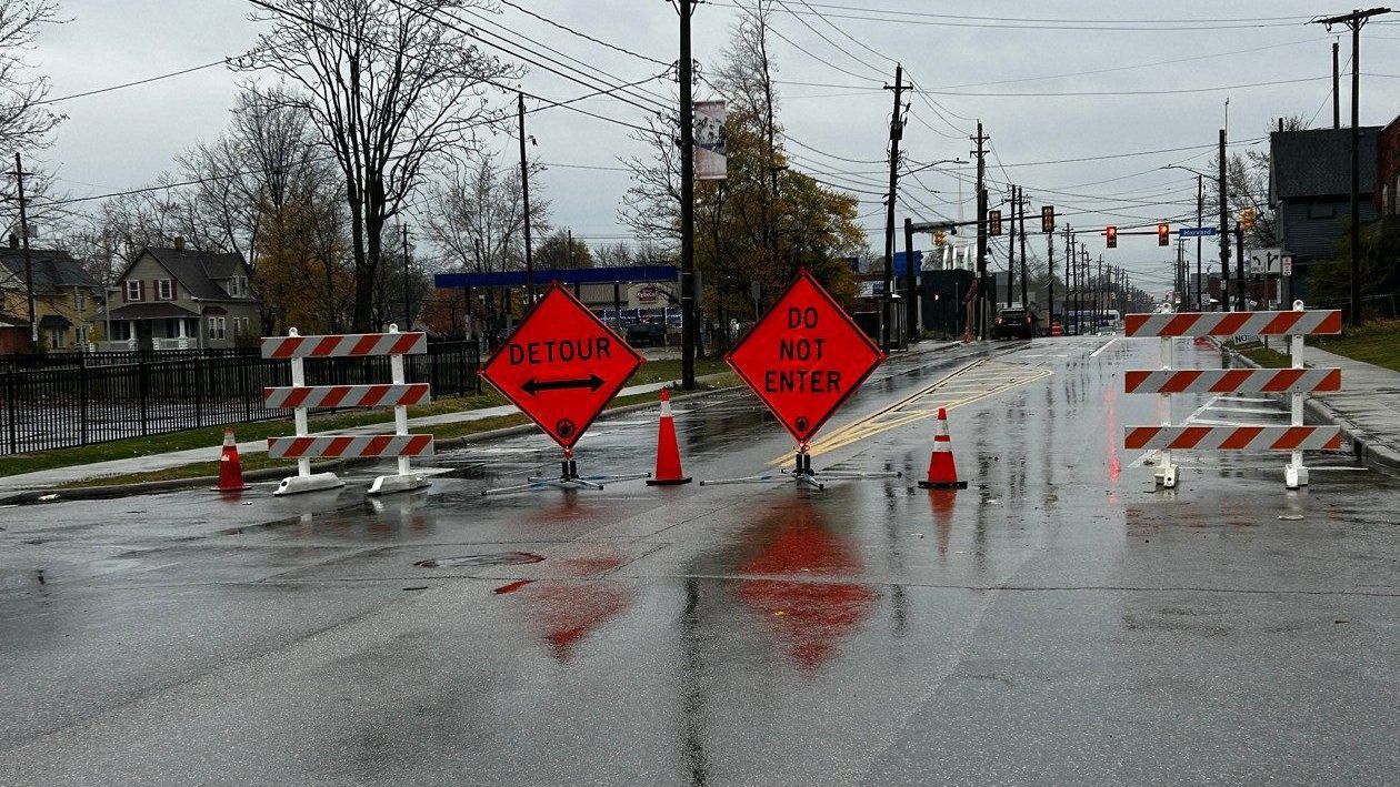Crews work to repair water main break in Cleveland