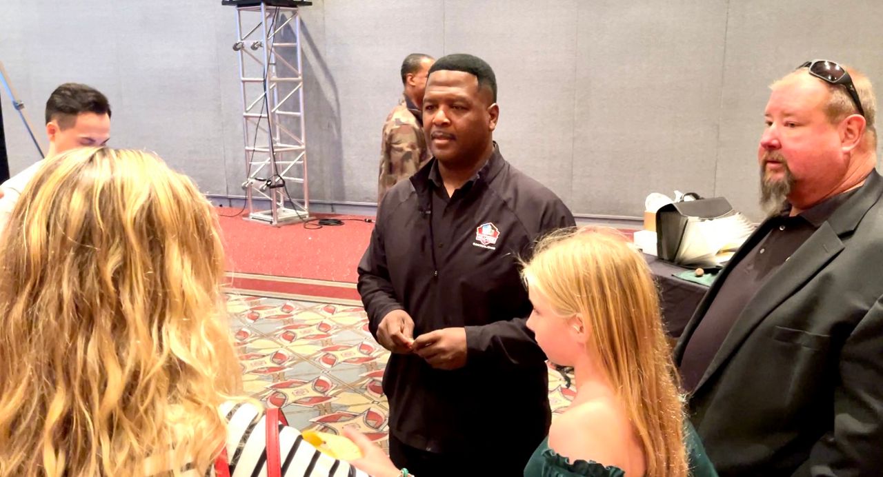 Leroy Butler hosts 'Leap Into Wellness' summit in Milwaukee