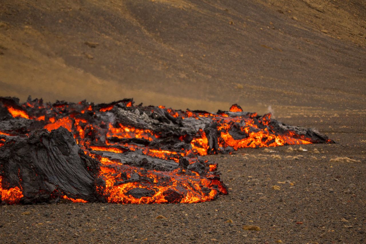 Hikers scramble as new fissure opens up at Icelandic volcano