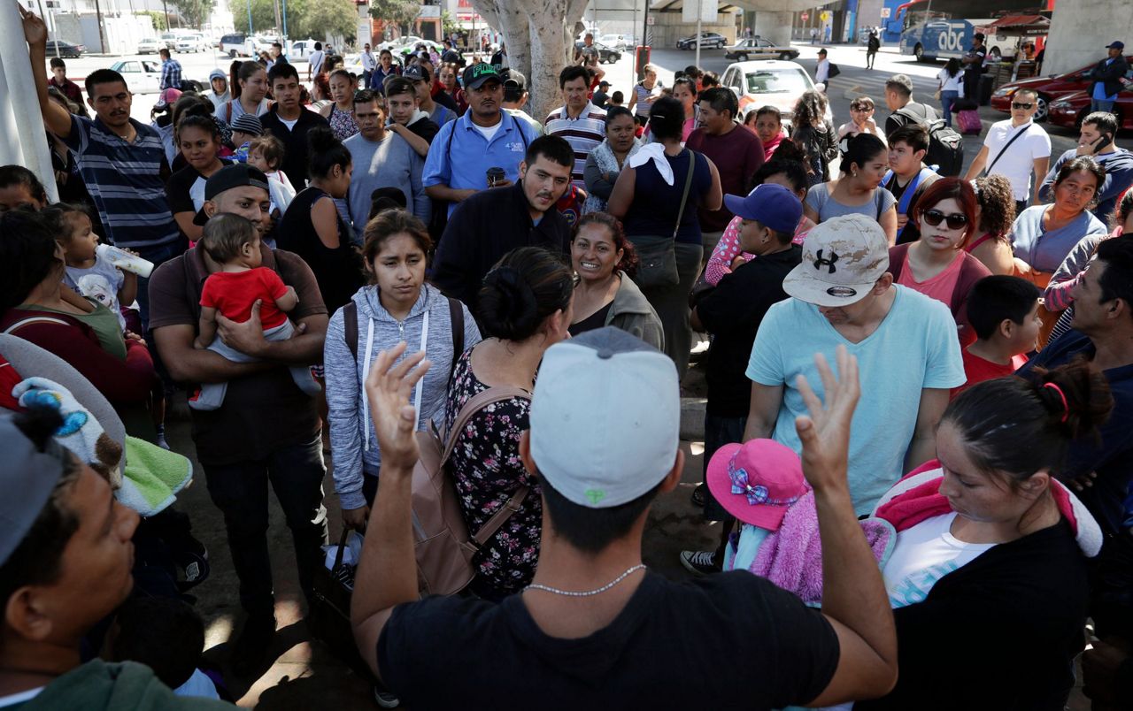 Immigrants fleeing gangs prefer taking chance for US asylum