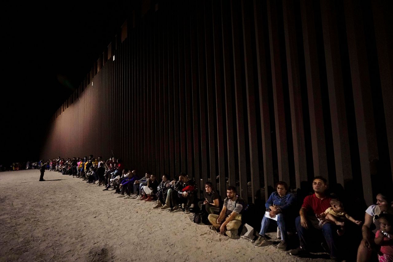 Illegal border crossings to US from Mexico hit annual high