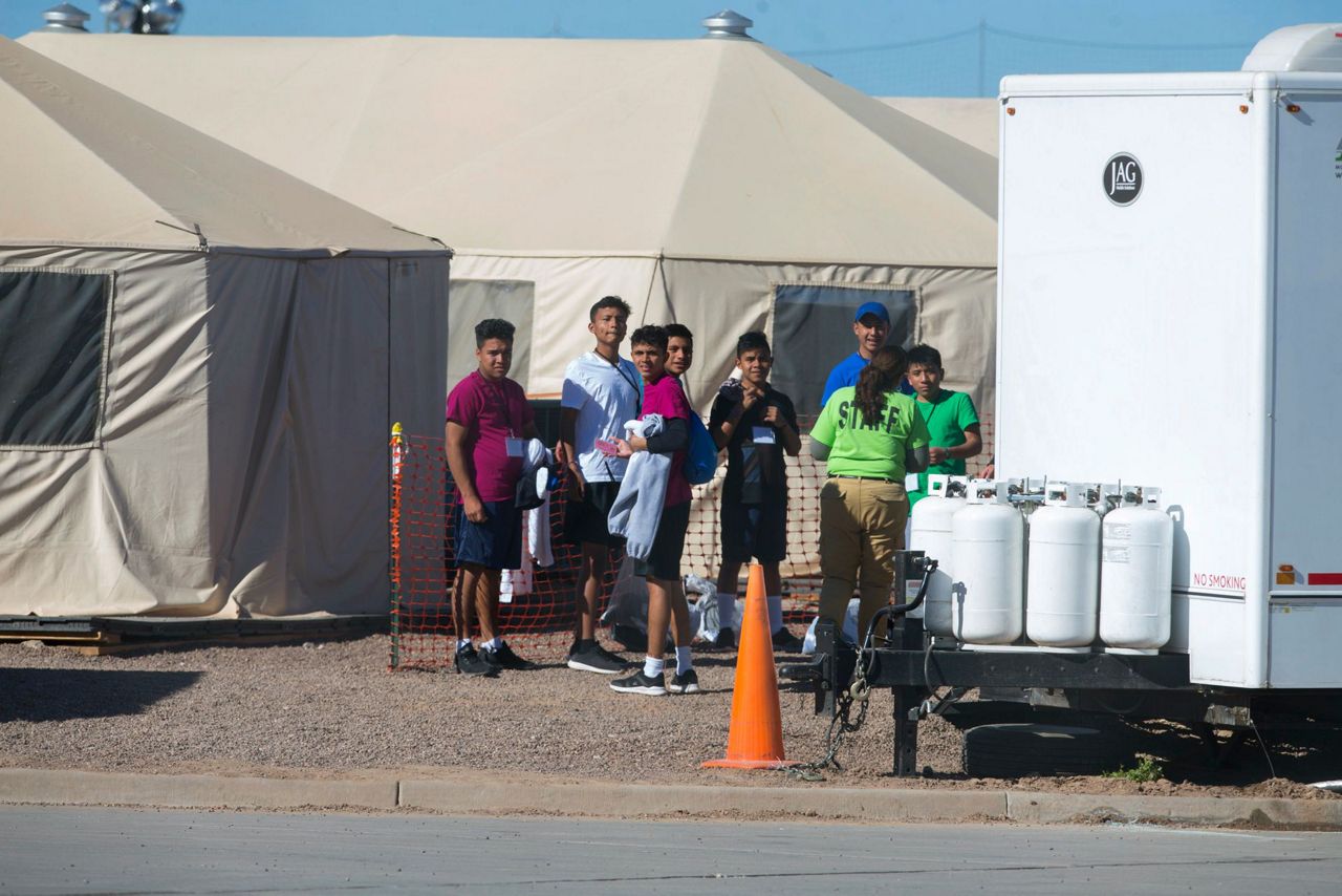 Texas detention camp for teen migrants keeps growing