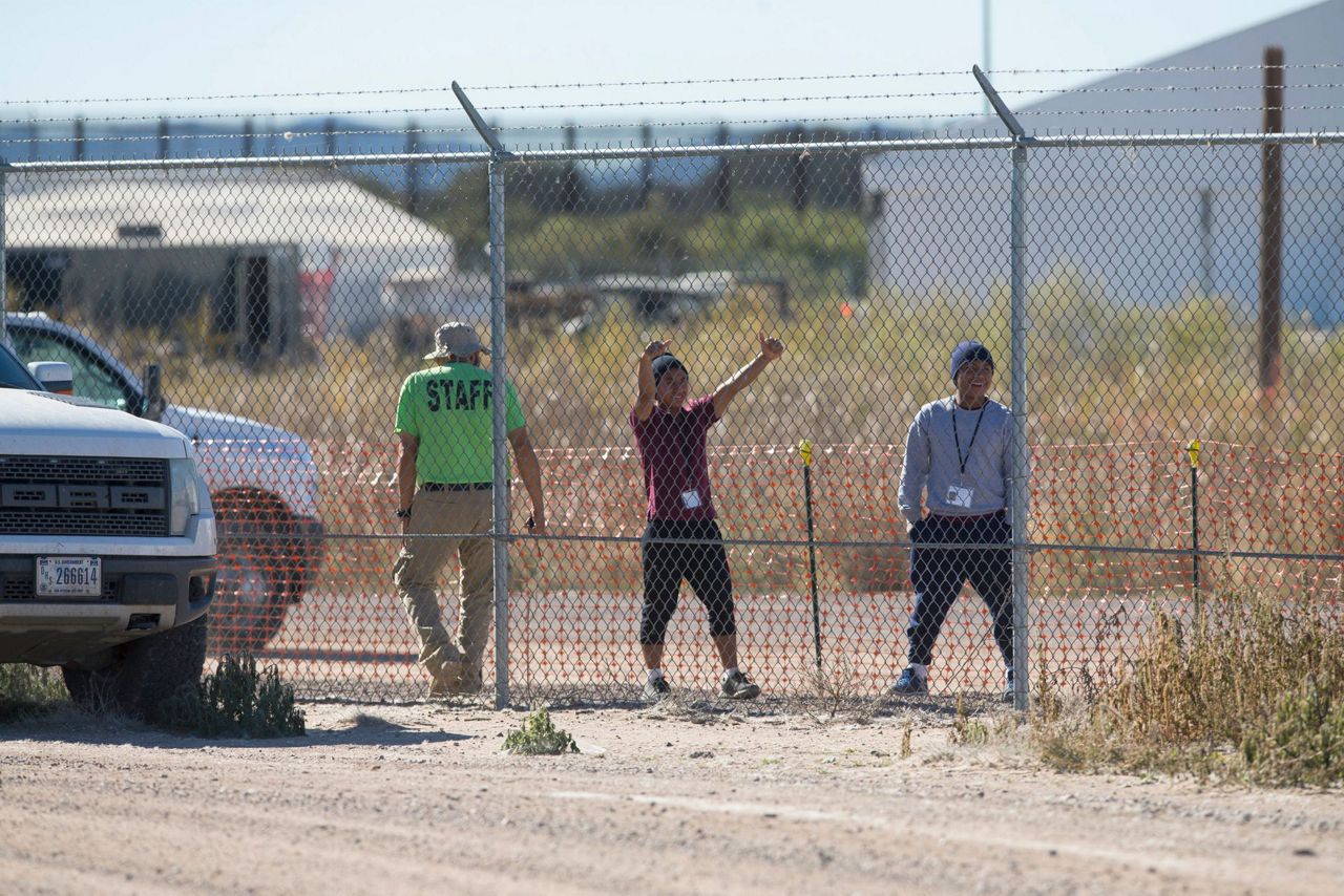 Texas detention camp for teen migrants keeps growing