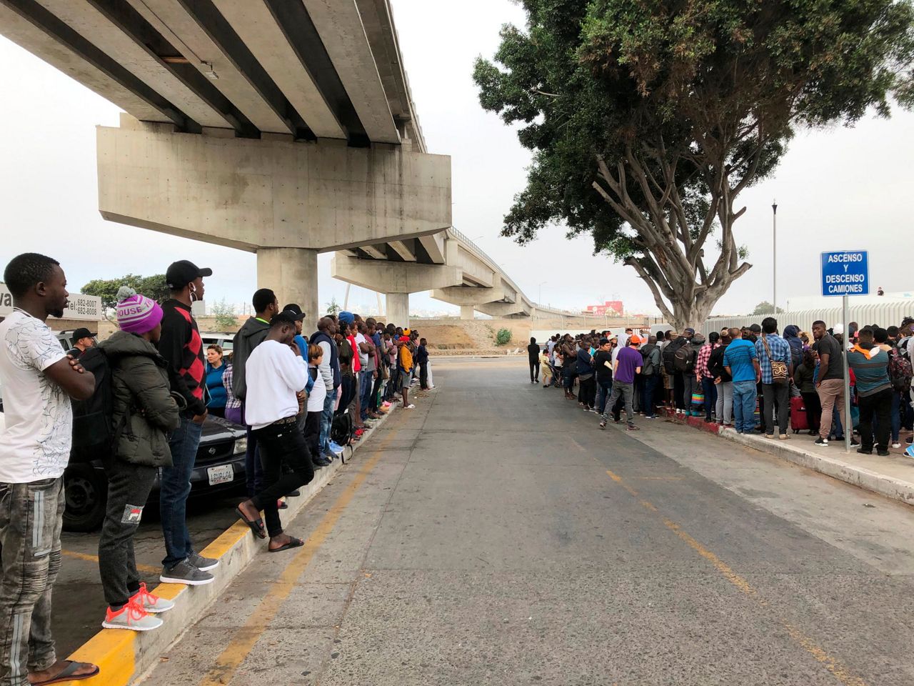 Number of migrants waiting at US border surges to 40,000