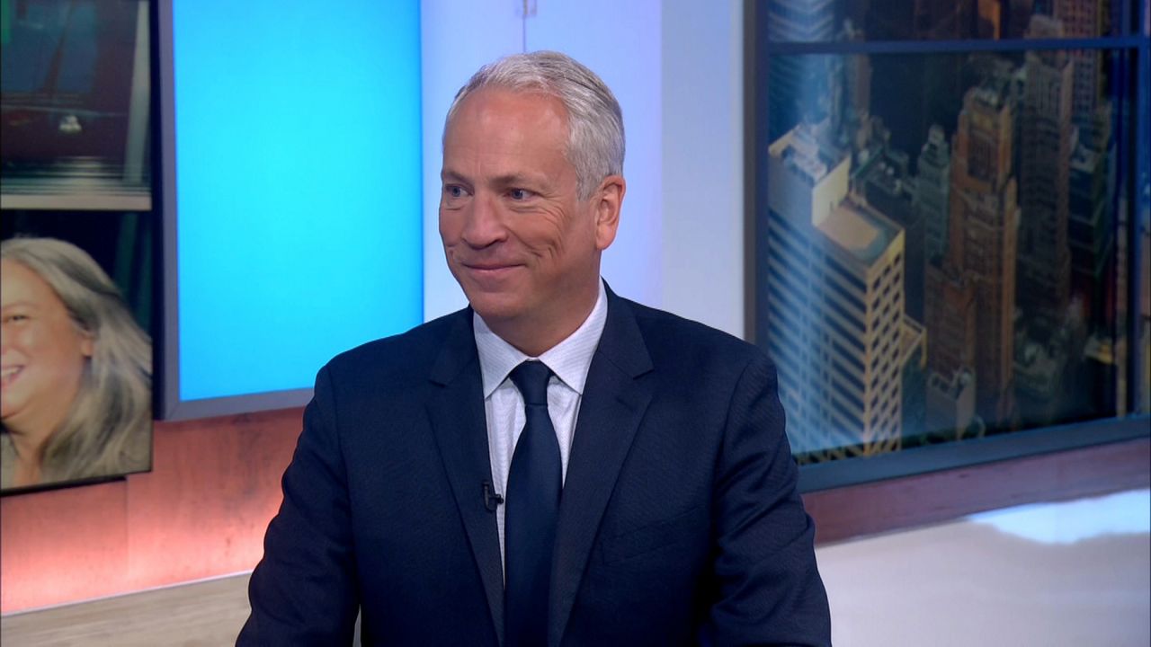 NY1 Noticias anchor Philip Klint discusses his career