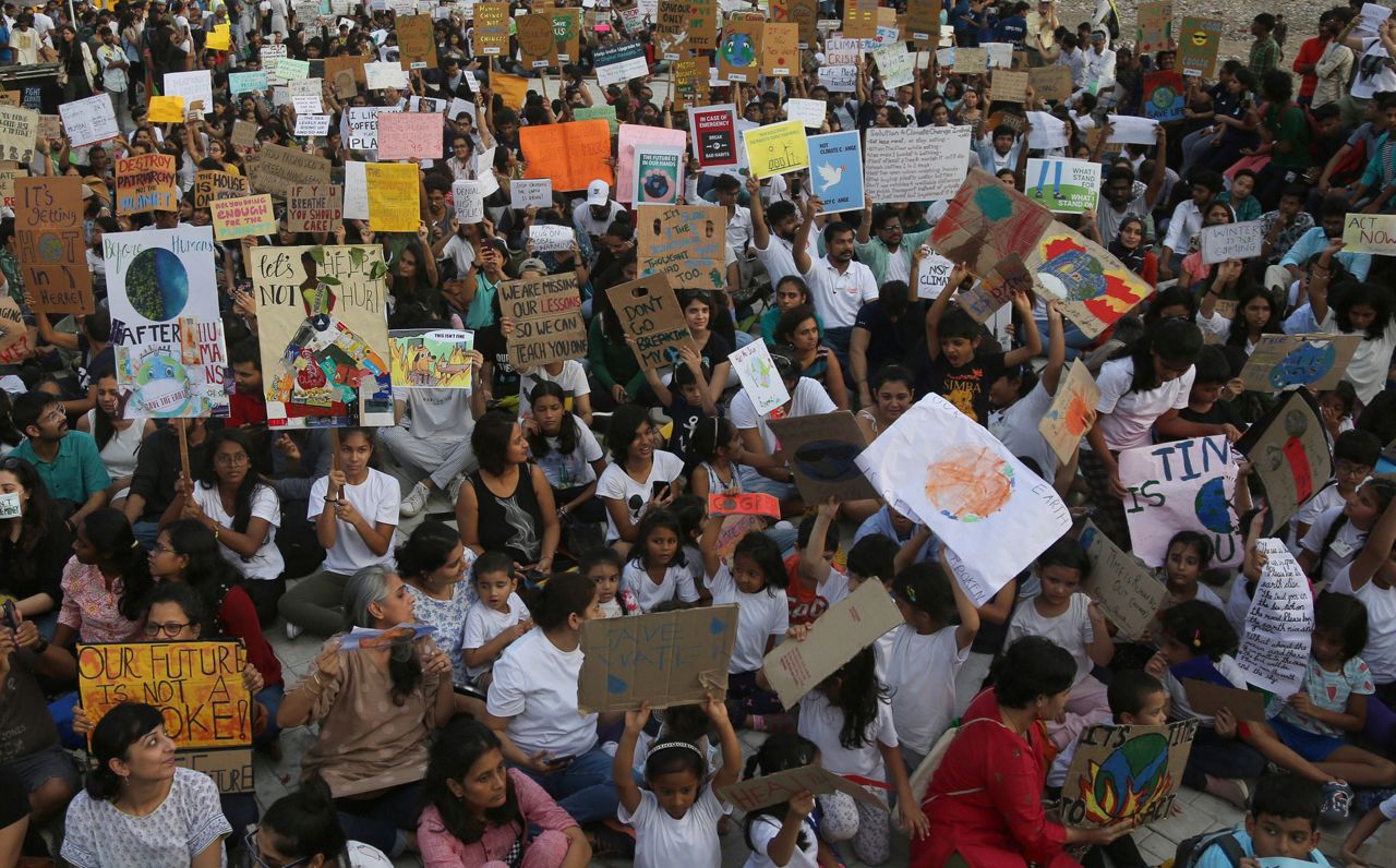 Thousands in New Zealand join 2nd wave of climate protests