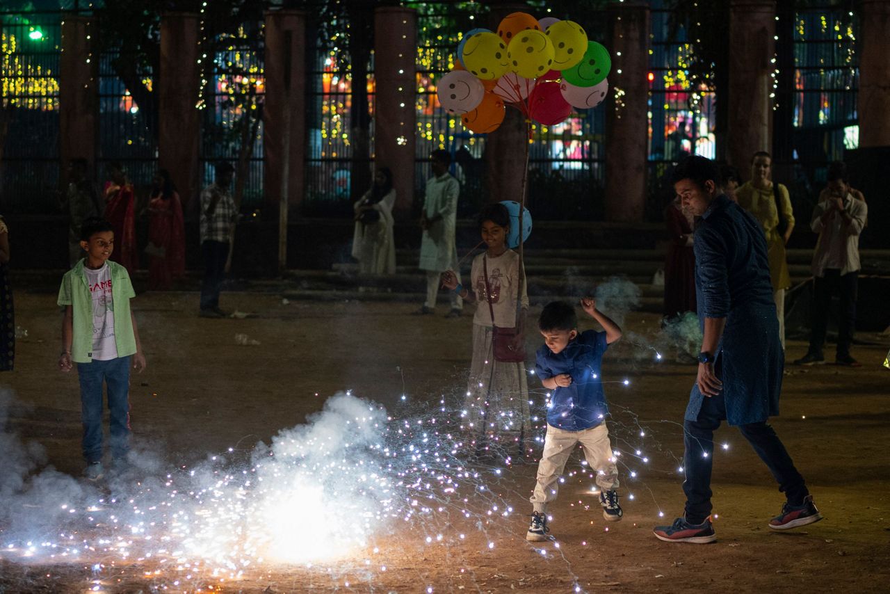 Millions of Indians set a new world record celebrating Diwali as ...