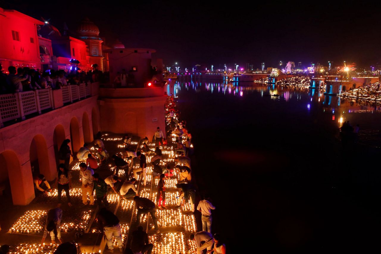 North Indian city breaks Guinness record with Diwali lamps