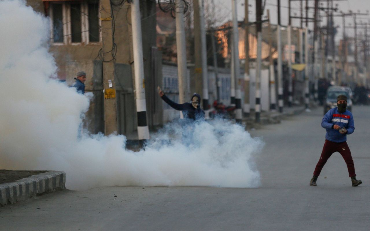 Indian forces kill 3 rebels, 2 civilians in Kashmir fighting