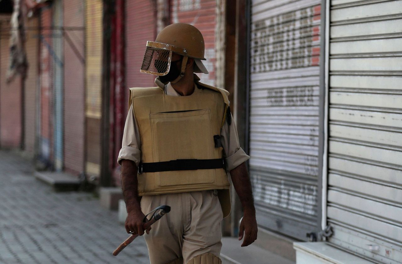 Police in quandary after New Delhi revokes Kashmir autonomy