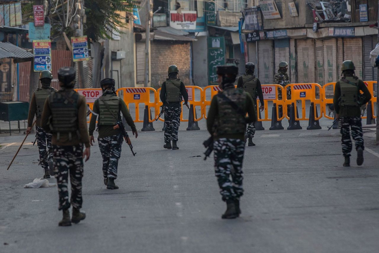 Virus lockdown shuts Kashmir year after autonomy is stripped