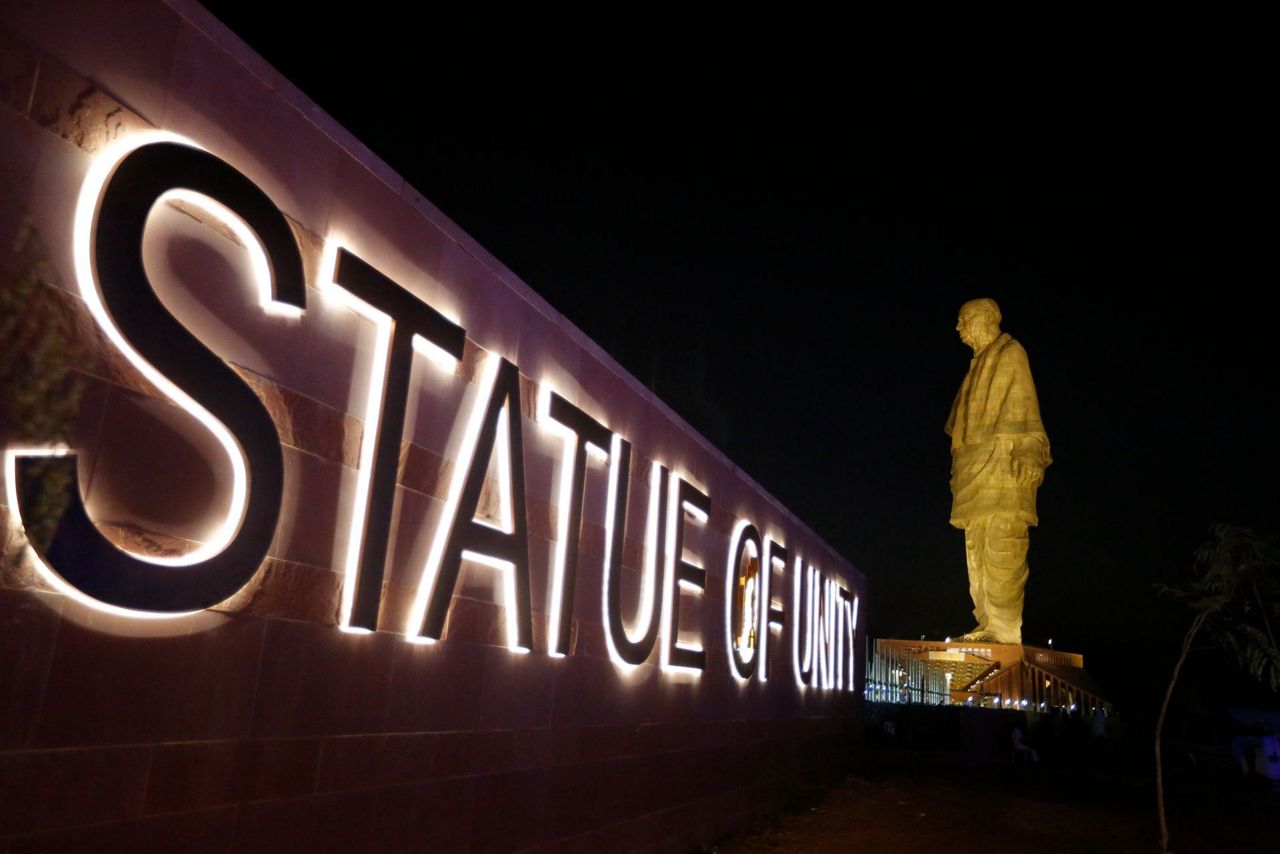 Towering statue of India's independence leader unveiled